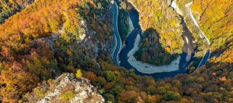 Defileul Jiului: Parc Național si Obiective Turistice